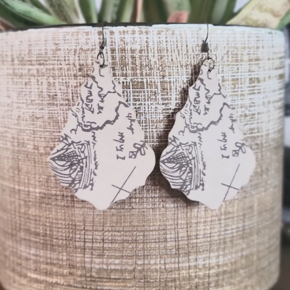 Tineka Dawn | Jewelry | Very Lightweight Simple Elegant Map Like Dangle ...